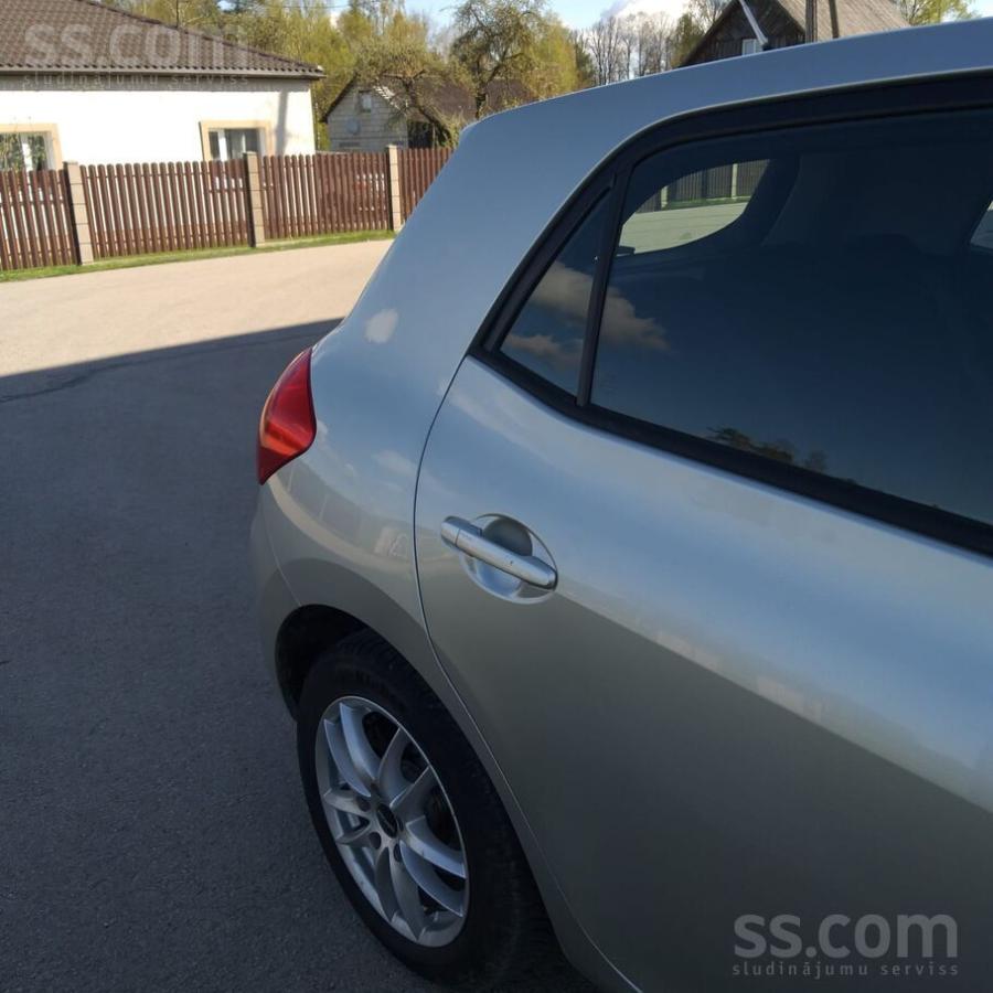 Grey Toyota Auris 2008 in Rezekne, with an engine capacity of 2.00 L and mileage of 0 thousand km for 2900 €, photo 6 on AUTOMOTO.COM.LV