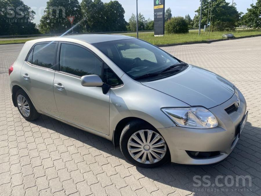 Pelēks Toyota Auris 2008 Rīga, ar dzinēja tilpumu 2.00 L un nobraukumu 287 tūkst. km par 1750 €, foto 4 vietnē AUTOMOTO.COM.LV
