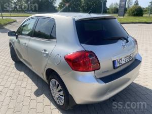 Pelēks Toyota Auris 2008 Rīga, ar dzinēja tilpumu 2.00 L un nobraukumu 287 tūkst. km par 1750 €, foto 7 vietnē AUTOMOTO.COM.LV
