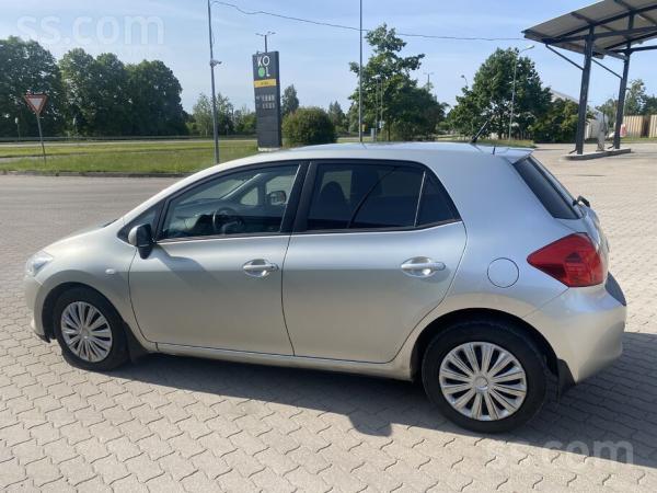 Pelēks Toyota Auris 2008 Rīga, ar dzinēja tilpumu 2.00 L un nobraukumu 287 tūkst. km par 1750 €, foto 8 vietnē AUTOMOTO.COM.LV