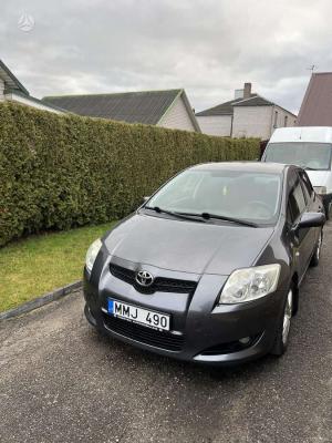 Pelēks Toyota Auris 2008 Šilalė, ar dzinēja tilpumu 2.00 L un nobraukumu 288 tūkst. km par 2950 €, foto  vietnē AUTOMOTO.COM.LV