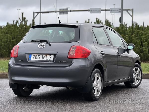 Grey Toyota Auris 2008 in Tallinn, with an engine capacity of 1.60 L and mileage of 172 thousand km for 3495 €, photo 2 on AUTOMOTO.COM.LV