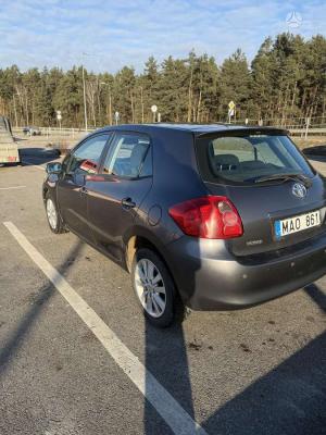 Pelēks Toyota Auris 2008 Viļņa, ar dzinēja tilpumu 2.23 L un nobraukumu 259 tūkst. km par 3200 €, foto 6 vietnē AUTOMOTO.COM.LV