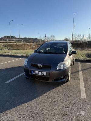 Pelēks Toyota Auris 2008 Viļņa, ar dzinēja tilpumu 2.23 L un nobraukumu 259 tūkst. km par 3200 €, foto 11 vietnē AUTOMOTO.COM.LV
