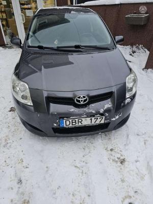 Pelēks Toyota Auris 2008 Kauņa, ar dzinēja tilpumu 1.36 L un nobraukumu 164 tūkst. km par 2500 €, foto 4 vietnē AUTOMOTO.COM.LV
