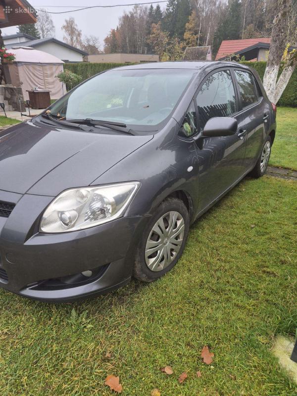 Pelēks Toyota Auris 2008 Plungė, ar dzinēja tilpumu 1.40 L un nobraukumu 302 tūkst. km par 2350 €, foto 2 vietnē AUTOMOTO.COM.LV