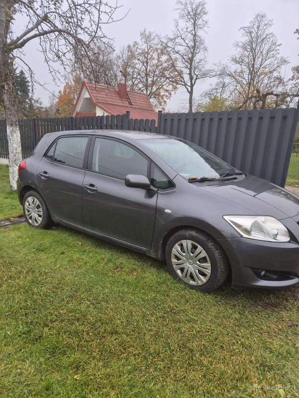 Pelēks Toyota Auris 2008 Plungė, ar dzinēja tilpumu 1.40 L un nobraukumu 302 tūkst. km par 2350 €, foto 3 vietnē AUTOMOTO.COM.LV