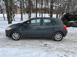 Pelēks Toyota Auris 2008 Viļņa, ar dzinēja tilpumu 1.60 L un nobraukumu 244 tūkst. km par 3100 €, foto 5 vietnē AUTOMOTO.COM.LV