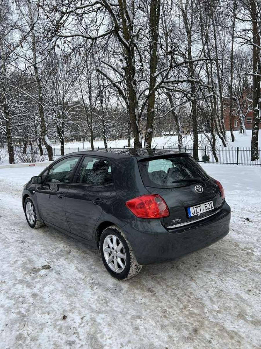 Pelēks Toyota Auris 2008 Viļņa, ar dzinēja tilpumu 1.60 L un nobraukumu 244 tūkst. km par 3100 €, foto 6 vietnē AUTOMOTO.COM.LV