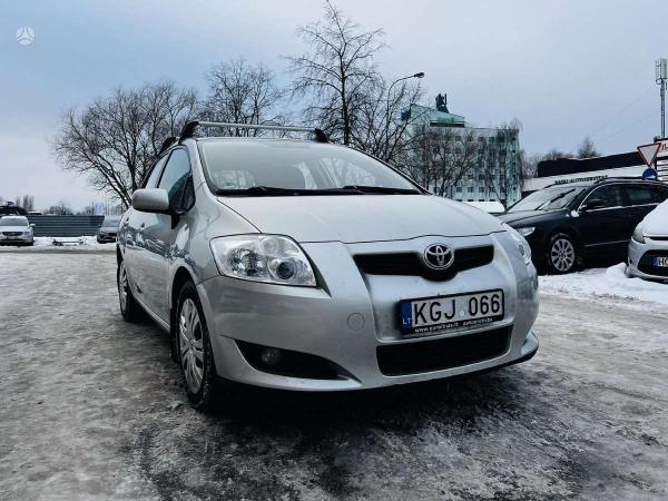 Pelēks Toyota Auris 2008 Klaipėda, ar dzinēja tilpumu 1.60 L un nobraukumu 208 tūkst. km par 3500 €, foto 1 vietnē AUTOMOTO.COM.LV