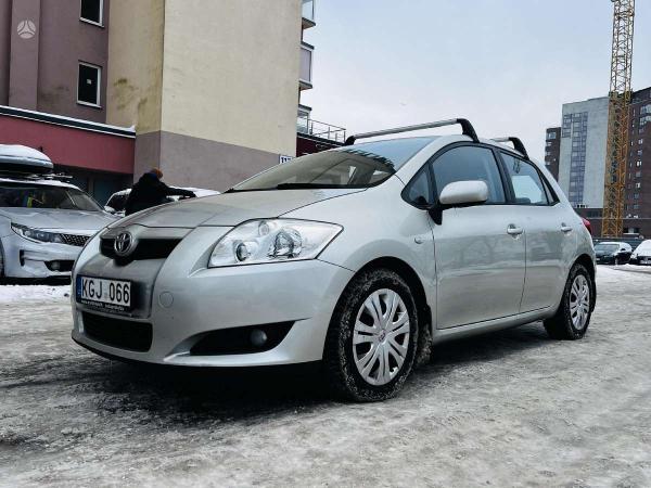 Pelēks Toyota Auris 2008 Klaipėda, ar dzinēja tilpumu 1.60 L un nobraukumu 208 tūkst. km par 3500 €, foto 3 vietnē AUTOMOTO.COM.LV
