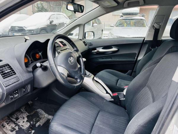 Pelēks Toyota Auris 2008 Klaipėda, ar dzinēja tilpumu 1.60 L un nobraukumu 208 tūkst. km par 3500 €, foto 8 vietnē AUTOMOTO.COM.LV