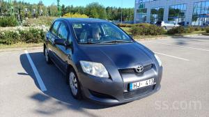 Pelēks Toyota Auris 2008 Rīga, ar dzinēja tilpumu 1.60 L un nobraukumu 310 tūkst. km par 2300 €, foto  vietnē AUTOMOTO.COM.LV