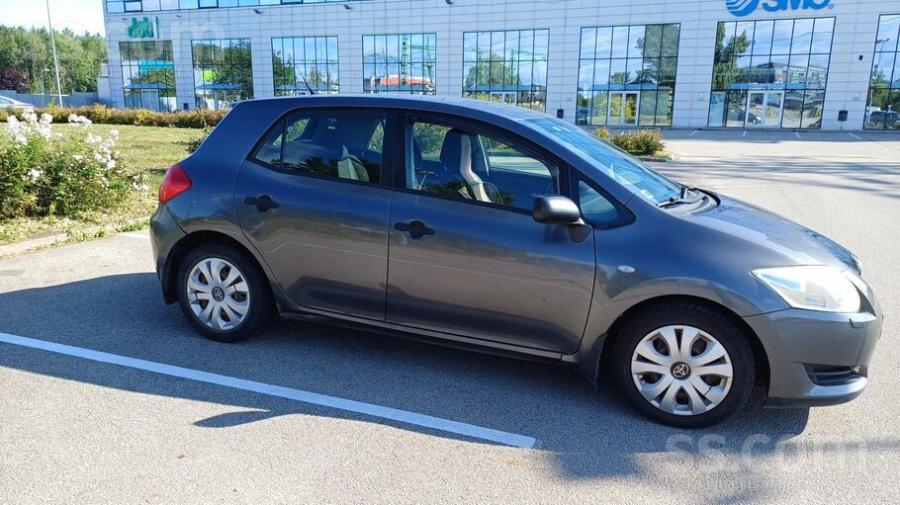 Pelēks Toyota Auris 2008 Rīga, ar dzinēja tilpumu 1.60 L un nobraukumu 310 tūkst. km par 2300 €, foto 4 vietnē AUTOMOTO.COM.LV