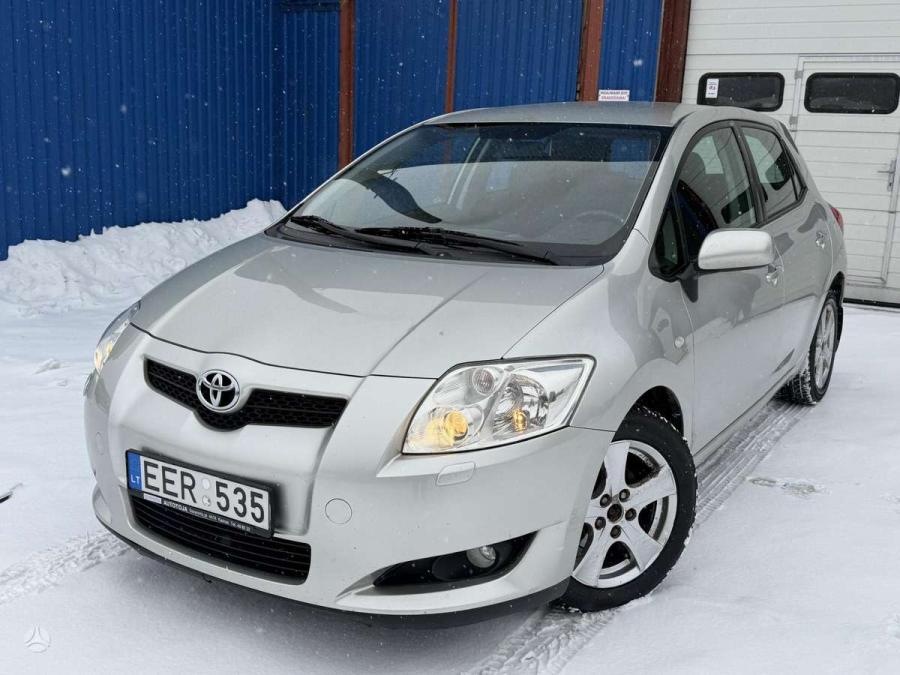 Grey Toyota Auris 2008 in Prienai, with an engine capacity of 1.60 L and mileage of 165 thousand km for 2650 €, photo 1 on AUTOMOTO.COM.LV