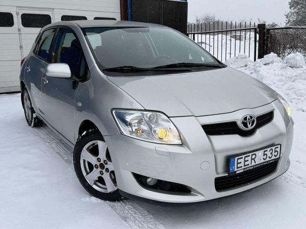 Grey Toyota Auris 2008 in Prienai, with an engine capacity of 1.60 L and mileage of 165 thousand km for 2650 €, photo 2 on AUTOMOTO.COM.LV