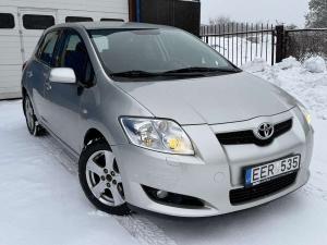 Grey Toyota Auris 2008 in Prienai, with an engine capacity of 1.60 L and mileage of 165 thousand km for 2650 €, photo 2 on AUTOMOTO.COM.LV