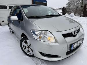 Grey Toyota Auris 2008 in Prienai, with an engine capacity of 1.60 L and mileage of 165 thousand km for 2650 €, photo 4 on AUTOMOTO.COM.LV