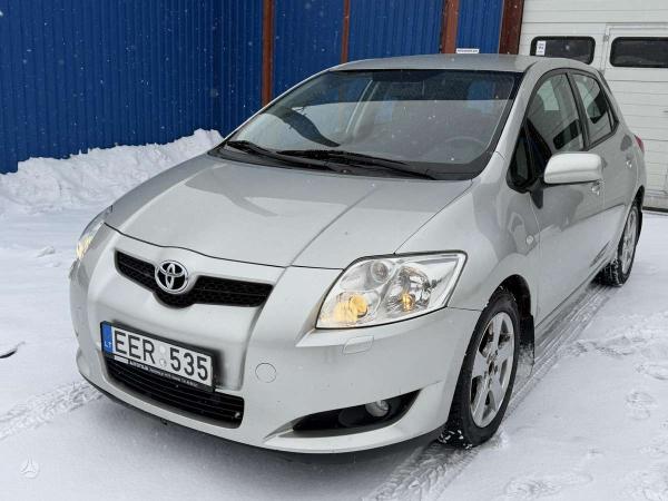 Grey Toyota Auris 2008 in Prienai, with an engine capacity of 1.60 L and mileage of 165 thousand km for 2650 €, photo 5 on AUTOMOTO.COM.LV