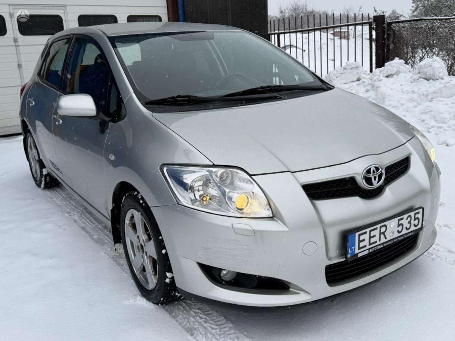 Grey Toyota Auris 2008 in Prienai, with an engine capacity of 1.60 L and mileage of 165 thousand km for 2650 €, photo 7 on AUTOMOTO.COM.LV