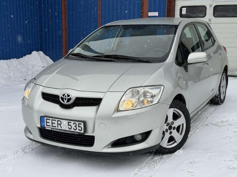 Grey Toyota Auris 2008 in Prienai, with an engine capacity of 1.60 L and mileage of 165 thousand km for 2650 €, photo 8 on AUTOMOTO.COM.LV