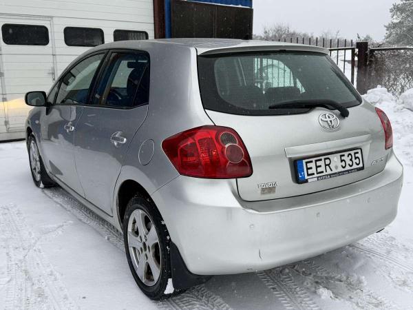 Grey Toyota Auris 2008 in Prienai, with an engine capacity of 1.60 L and mileage of 165 thousand km for 2650 €, photo 9 on AUTOMOTO.COM.LV