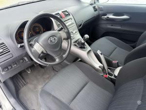 Grey Toyota Auris 2008 in Prienai, with an engine capacity of 1.60 L and mileage of 165 thousand km for 2650 €, photo 14 on AUTOMOTO.COM.LV