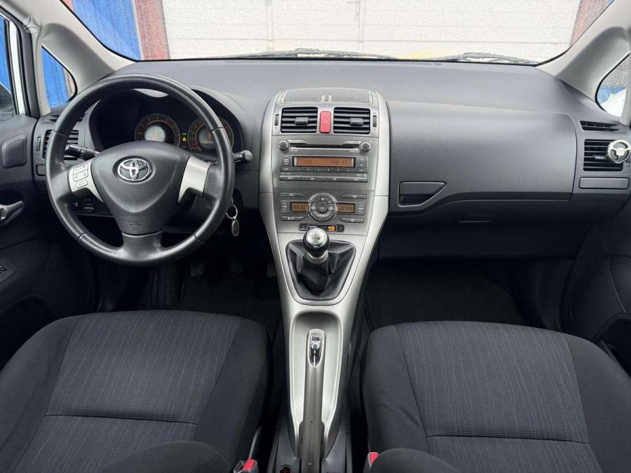 Grey Toyota Auris 2008 in Prienai, with an engine capacity of 1.60 L and mileage of 165 thousand km for 2650 €, photo 16 on AUTOMOTO.COM.LV