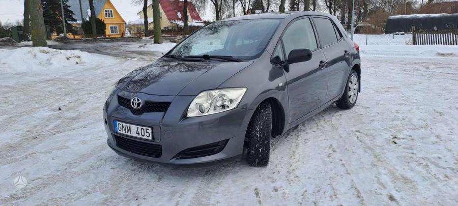 Pelēks Toyota Auris 2008 Jonava, ar dzinēja tilpumu 2.00 L un nobraukumu 252 tūkst. km par 1850 €, foto 1 vietnē AUTOMOTO.COM.LV