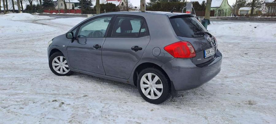 Pelēks Toyota Auris 2008 Jonava, ar dzinēja tilpumu 2.00 L un nobraukumu 252 tūkst. km par 1850 €, foto 3 vietnē AUTOMOTO.COM.LV