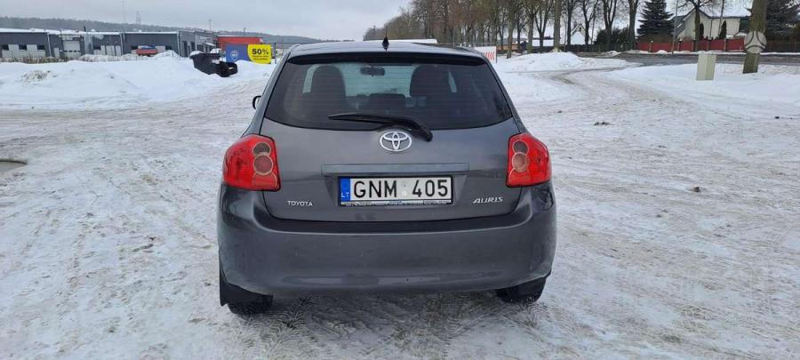 Pelēks Toyota Auris 2008 Jonava, ar dzinēja tilpumu 2.00 L un nobraukumu 252 tūkst. km par 1850 €, foto 5 vietnē AUTOMOTO.COM.LV