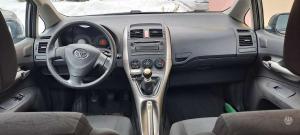 Pelēks Toyota Auris 2008 Jonava, ar dzinēja tilpumu 2.00 L un nobraukumu 252 tūkst. km par 1850 €, foto 11 vietnē AUTOMOTO.COM.LV