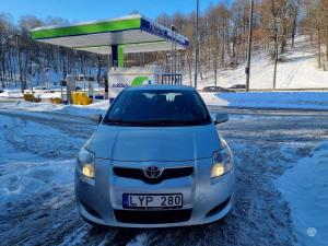 Pelēks Toyota Auris 2008 Kauņa, ar dzinēja tilpumu 2.00 L un nobraukumu 263 tūkst. km par 2100 €, foto 3 vietnē AUTOMOTO.COM.LV