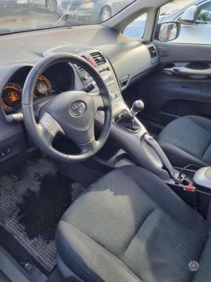 Pelēks Toyota Auris 2008 Kauņa, ar dzinēja tilpumu 2.00 L un nobraukumu 263 tūkst. km par 2100 €, foto 13 vietnē AUTOMOTO.COM.LV