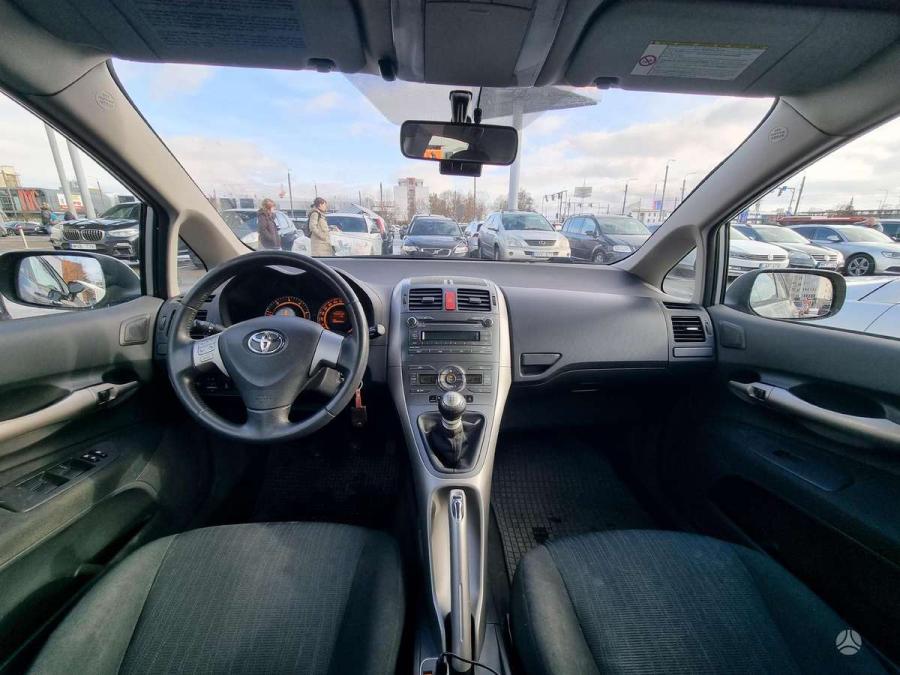 Pelēks Toyota Auris 2008 Kauņa, ar dzinēja tilpumu 2.00 L un nobraukumu 263 tūkst. km par 2100 €, foto 15 vietnē AUTOMOTO.COM.LV