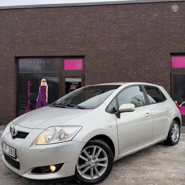 Pelēks Toyota Auris 2008 Kaišiadorys, ar dzinēja tilpumu 2.00 L un nobraukumu 263 tūkst. km par 2550 €, foto 4 vietnē AUTOMOTO.COM.LV
