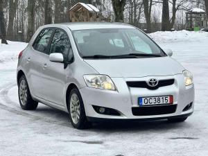 Grey Toyota Auris 2008 in Vilnius, with an engine capacity of 1.36 L and mileage of 236 thousand km for 3200 €, photo 3 on AUTOMOTO.COM.LV