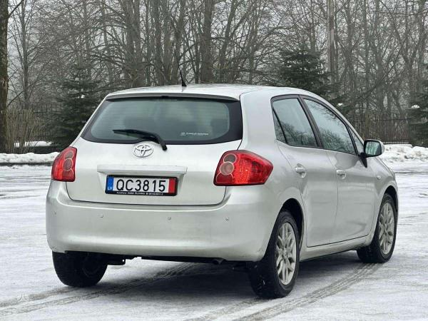 Pelēks Toyota Auris 2008 Viļņa, ar dzinēja tilpumu 1.36 L un nobraukumu 236 tūkst. km par 3200 €, foto 4 vietnē AUTOMOTO.COM.LV