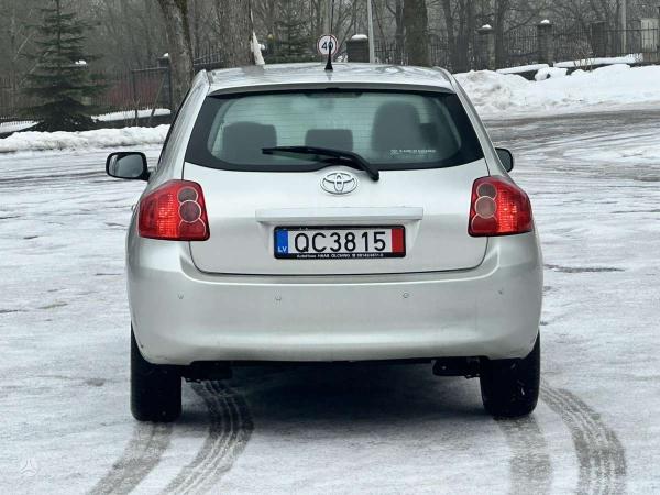 Pelēks Toyota Auris 2008 Viļņa, ar dzinēja tilpumu 1.36 L un nobraukumu 236 tūkst. km par 3200 €, foto 5 vietnē AUTOMOTO.COM.LV