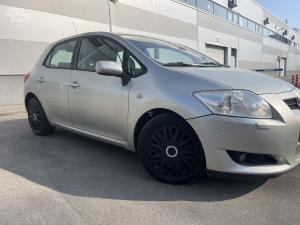 Grey Toyota Auris 2008 in Vilnius, with an engine capacity of 2.00 L and mileage of 270 thousand km for 1200 €, photo  on AUTOMOTO.COM.LV