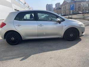 Pelēks Toyota Auris 2008 Viļņa, ar dzinēja tilpumu 2.00 L un nobraukumu 270 tūkst. km par 1200 €, foto 10 vietnē AUTOMOTO.COM.LV