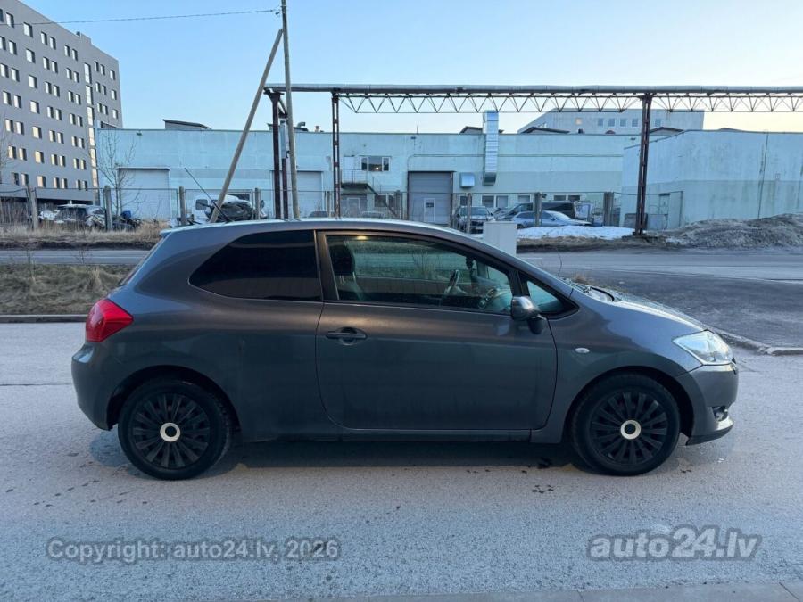 Grey Toyota Auris 2008 in Tallinn, with an engine capacity of 1.60 L and mileage of 206 thousand km for 1790 €, photo 6 on AUTOMOTO.COM.LV