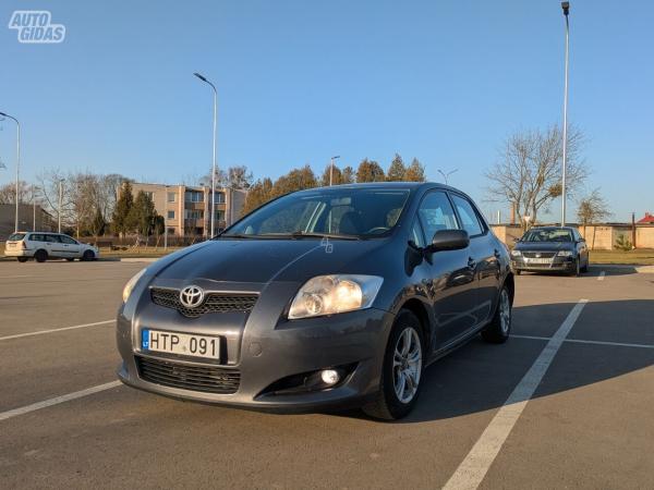 Pelēks Toyota Auris 2008 Kauņa, ar dzinēja tilpumu 1.40 L un nobraukumu 165 tūkst. km par 2400 €, foto 5 vietnē AUTOMOTO.COM.LV