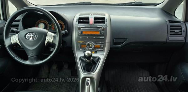 Grey Toyota Auris 2008 in Tallinn, with an engine capacity of 1.60 L and mileage of 195 thousand km for 3000 €, photo 6 on AUTOMOTO.COM.LV