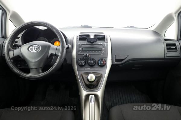 Grey Toyota Auris 2008 in Tallinn, with an engine capacity of 1.60 L and mileage of 208 thousand km for 1999 €, photo 5 on AUTOMOTO.COM.LV