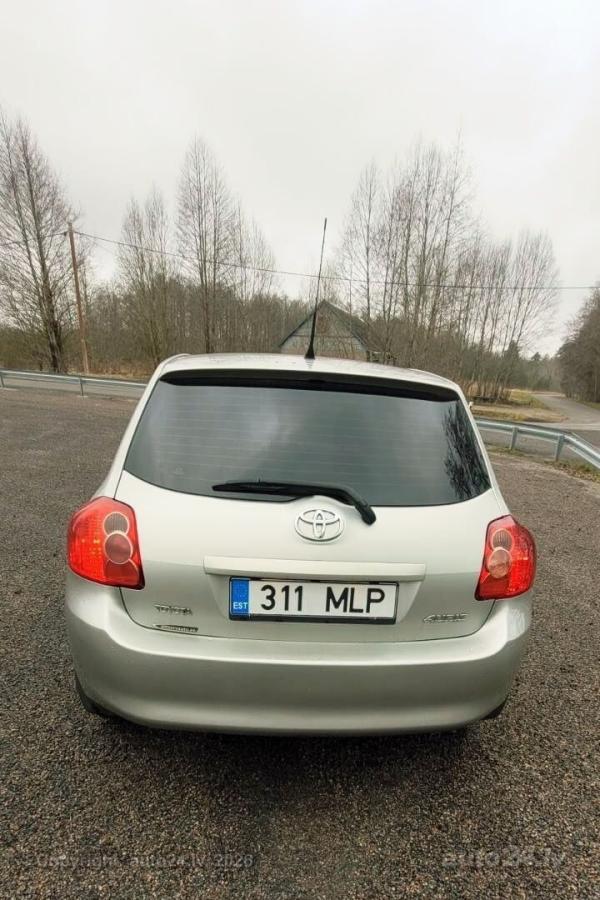 Pelēks Toyota Auris 2008 Narva, ar dzinēja tilpumu 1.60 L un nobraukumu 74 tūkst. km par 4000 €, foto 3 vietnē AUTOMOTO.COM.LV
