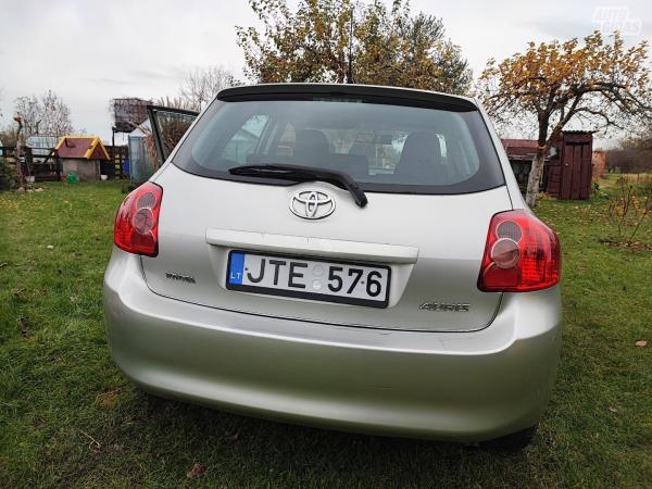 Grey Toyota Auris 2008 in Mazeikiai, with an engine capacity of 1.40 L and mileage of 177 thousand km for 2800 €, photo 4 on AUTOMOTO.COM.LV