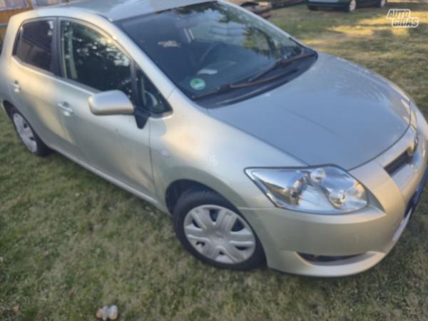 Pelēks Toyota Auris 2008 Alīta, ar dzinēja tilpumu 1.60 L un nobraukumu 156 tūkst. km par 2900 €, foto 3 vietnē AUTOMOTO.COM.LV