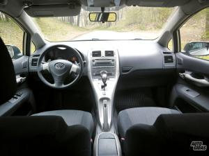 Pelēks Toyota Auris 2008 Viļņa, ar dzinēja tilpumu 1.60 L un nobraukumu 211 tūkst. km par 2800 €, foto 12 vietnē AUTOMOTO.COM.LV
