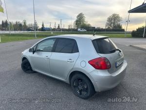 Pelēks Toyota Auris 2008 Mardu, ar dzinēja tilpumu 1.40 L un nobraukumu 426 tūkst. km par 1990 €, foto 3 vietnē AUTOMOTO.COM.LV